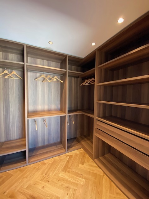 Aménager un dressing sur-mesure à Nîmes avec insideco